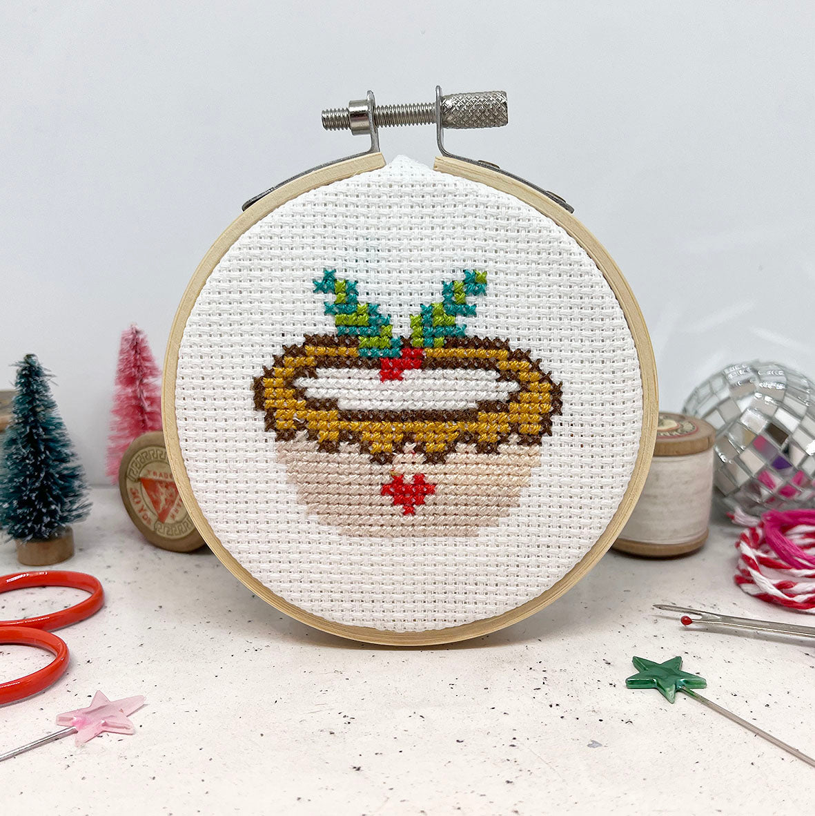 'Mince Pie' Cross Stitch - PDF Pattern – The Make Arcade